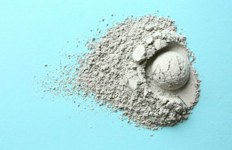 Bentonite nel Vino: Come Usarla con Tecniche Avanzate | Hobby Cantina